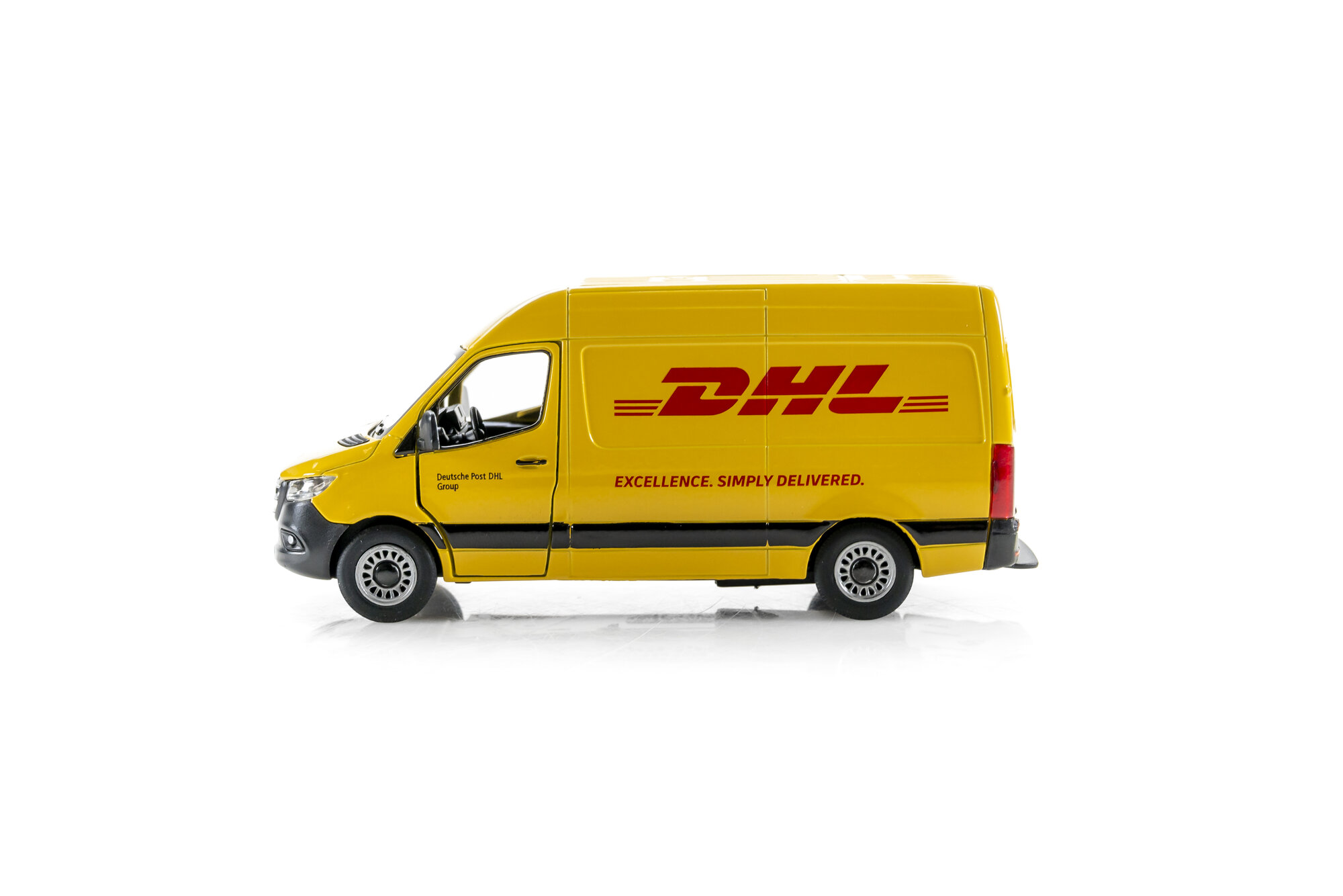 Mercedes-Benz Sprinter 319 CDI DHL courier | Modelsnavigator.com