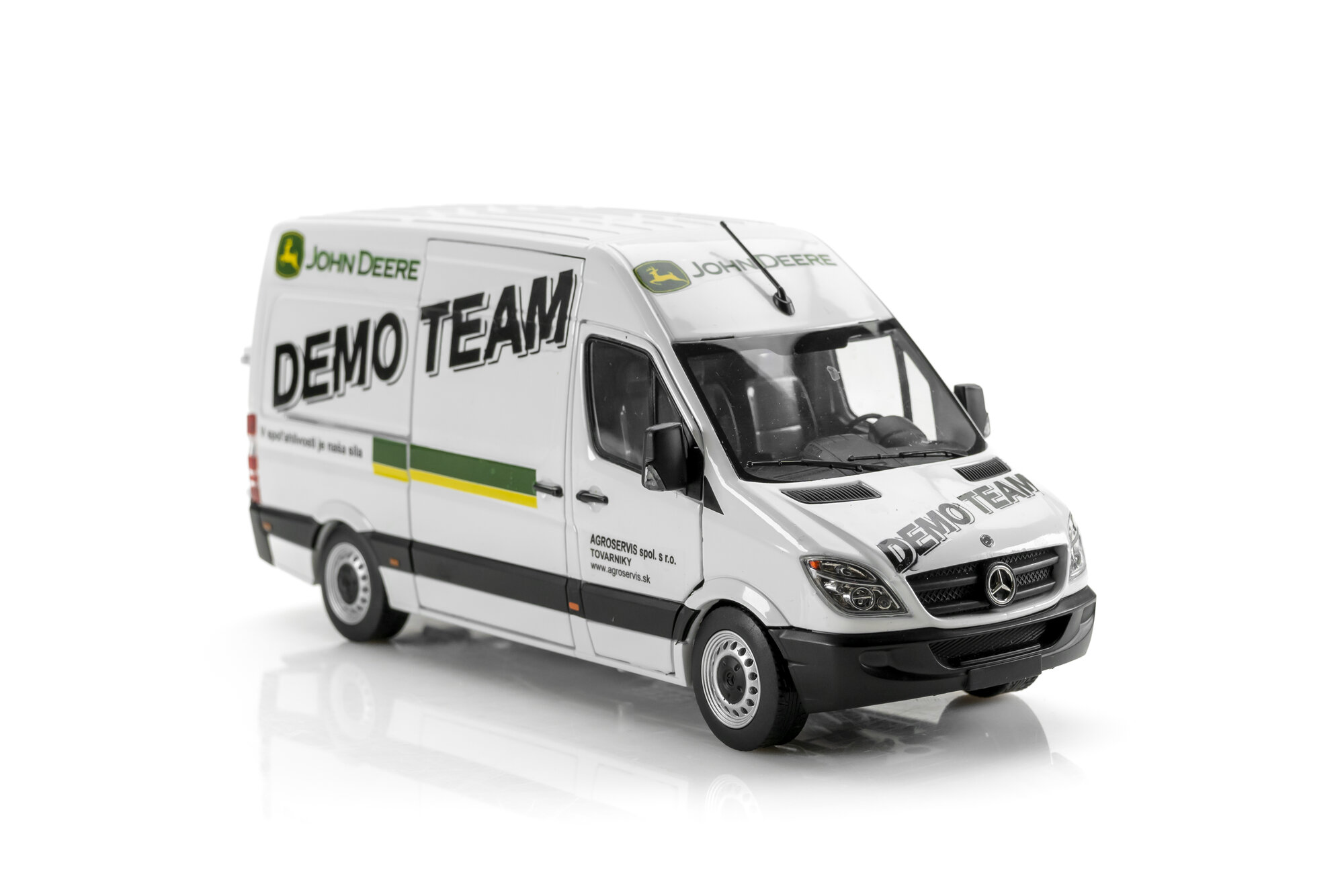 Mercedes-Benz Sprinter John Deere "DEMO TEAM" | Modelsnavigator.com