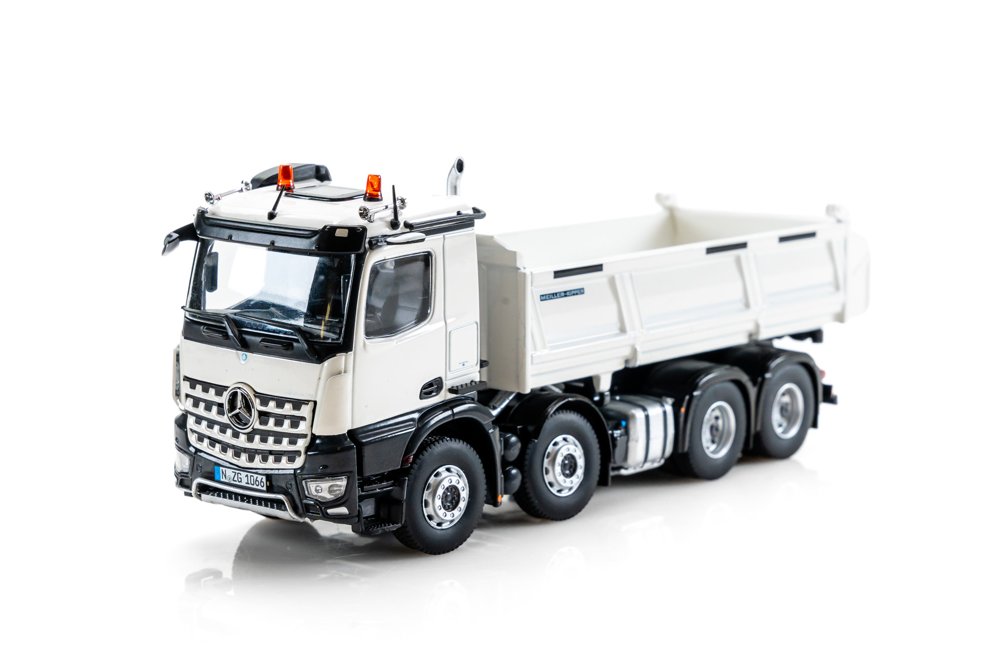 Mercedes-Benz Arocs 8x4 Meiller tipper "white" | Modelsnavigator.com