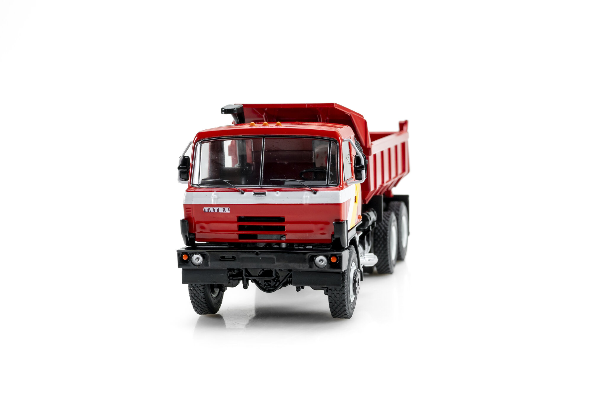 Tatra 815 S1 red | Modelsnavigator.com