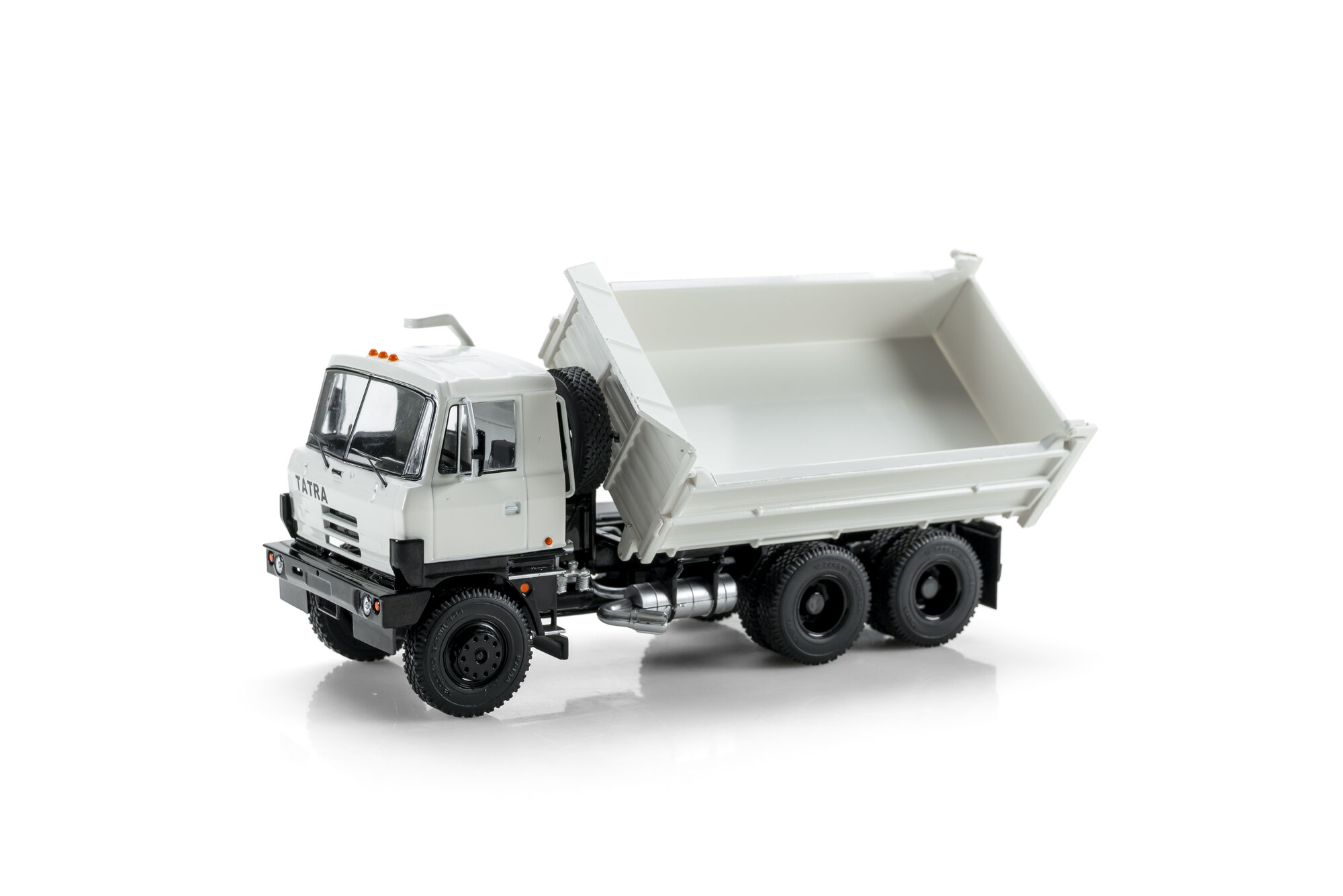 Tatra 815 S3 white color | Modelsnavigator.com