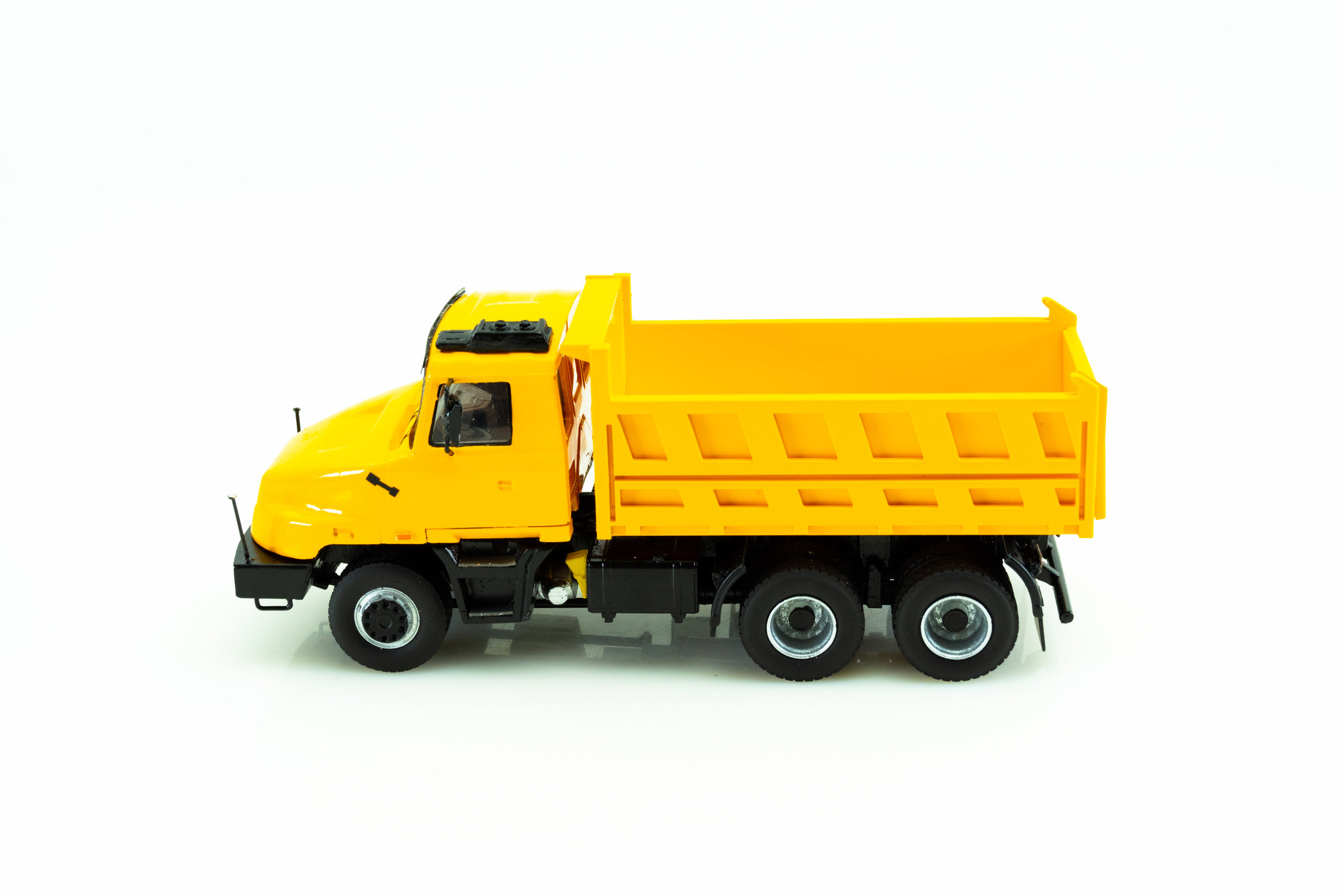 TATRA T163 6x6 Jamal S2 - yellow color | Modelsnavigator.com