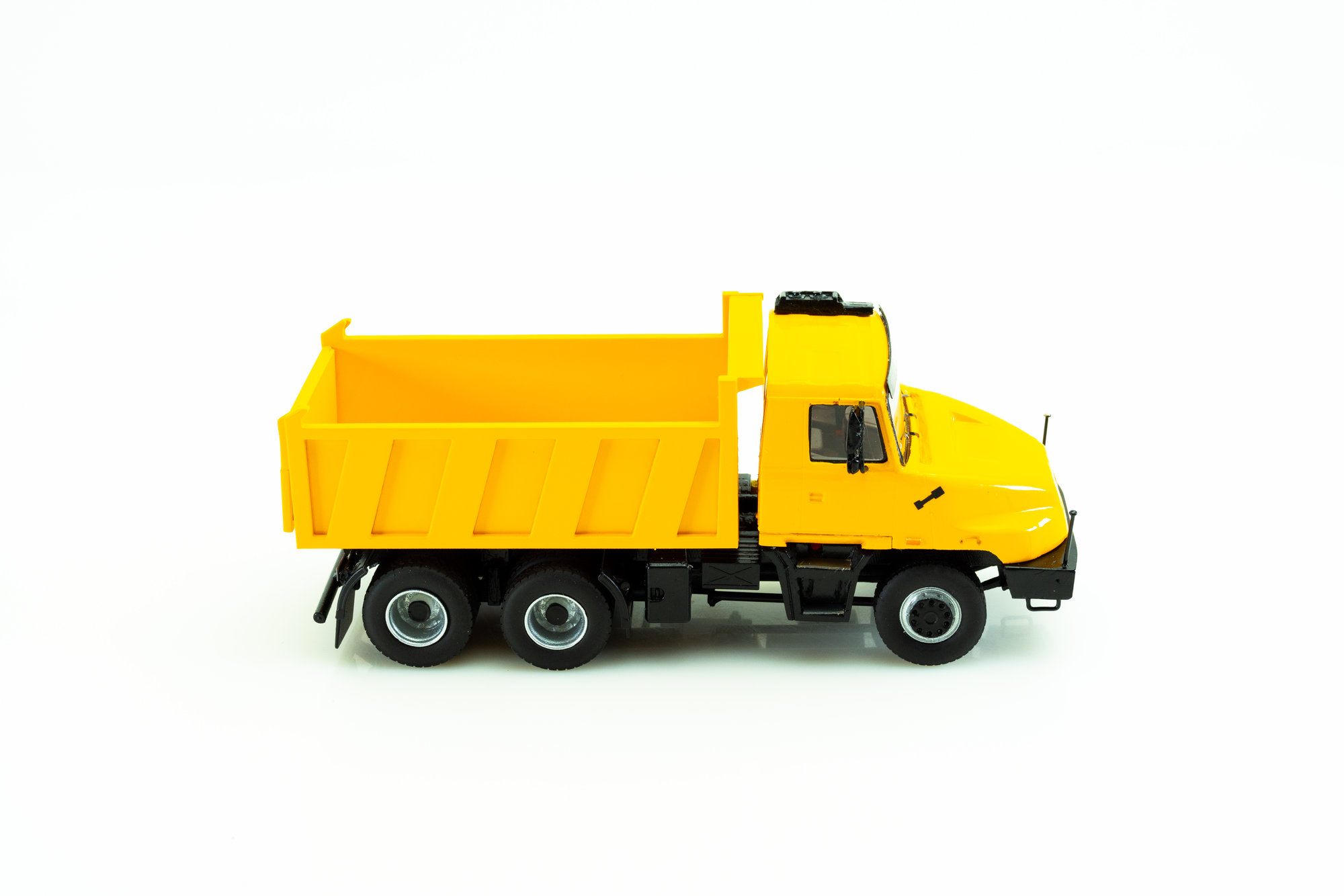 TATRA T163 6x6 Jamal S2 - yellow color | Modelsnavigator.com