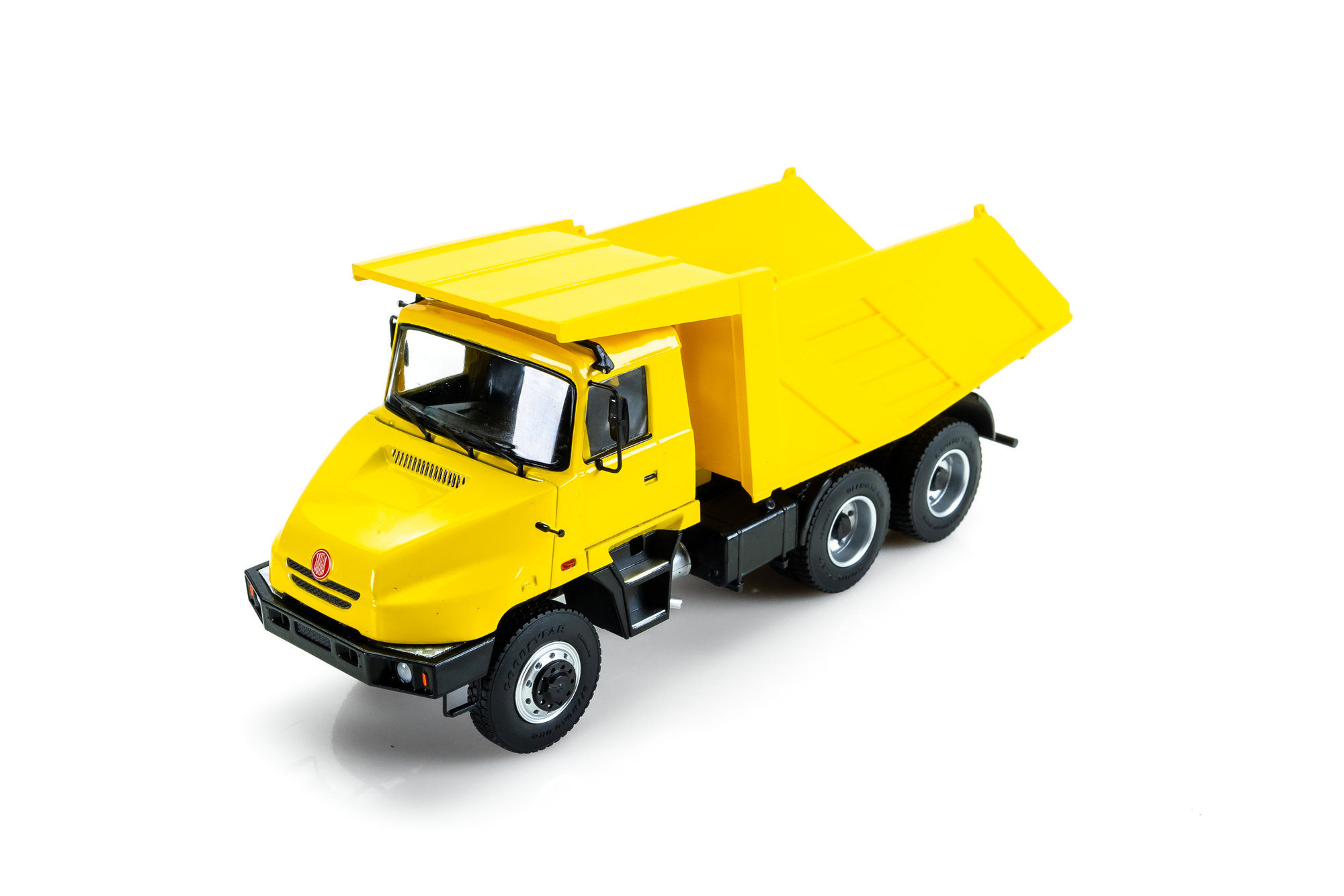TATRA T163 S1 "JAMAL" yellow | Modelsnavigator.com
