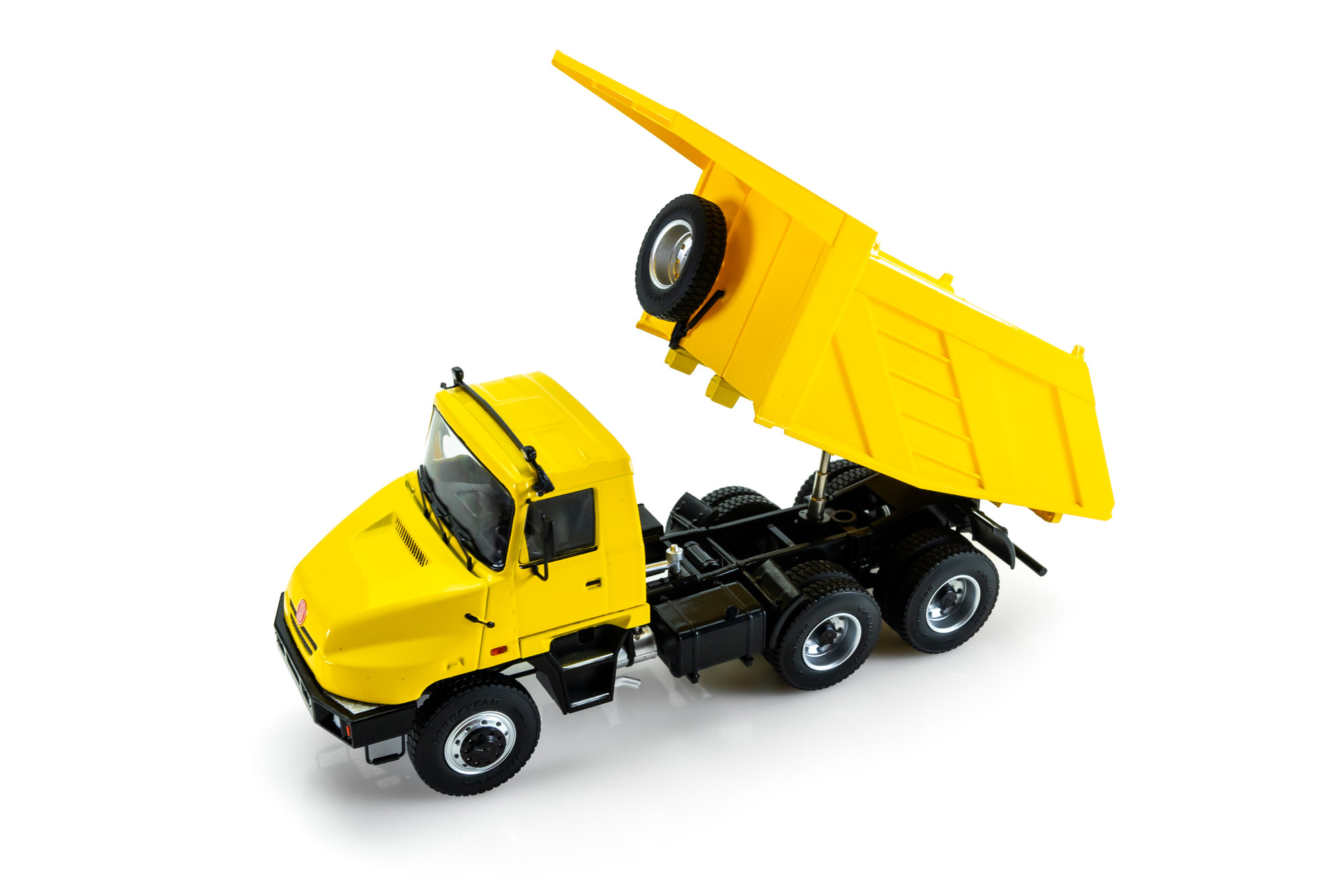 TATRA T163 S1 "JAMAL" yellow | Modelsnavigator.com