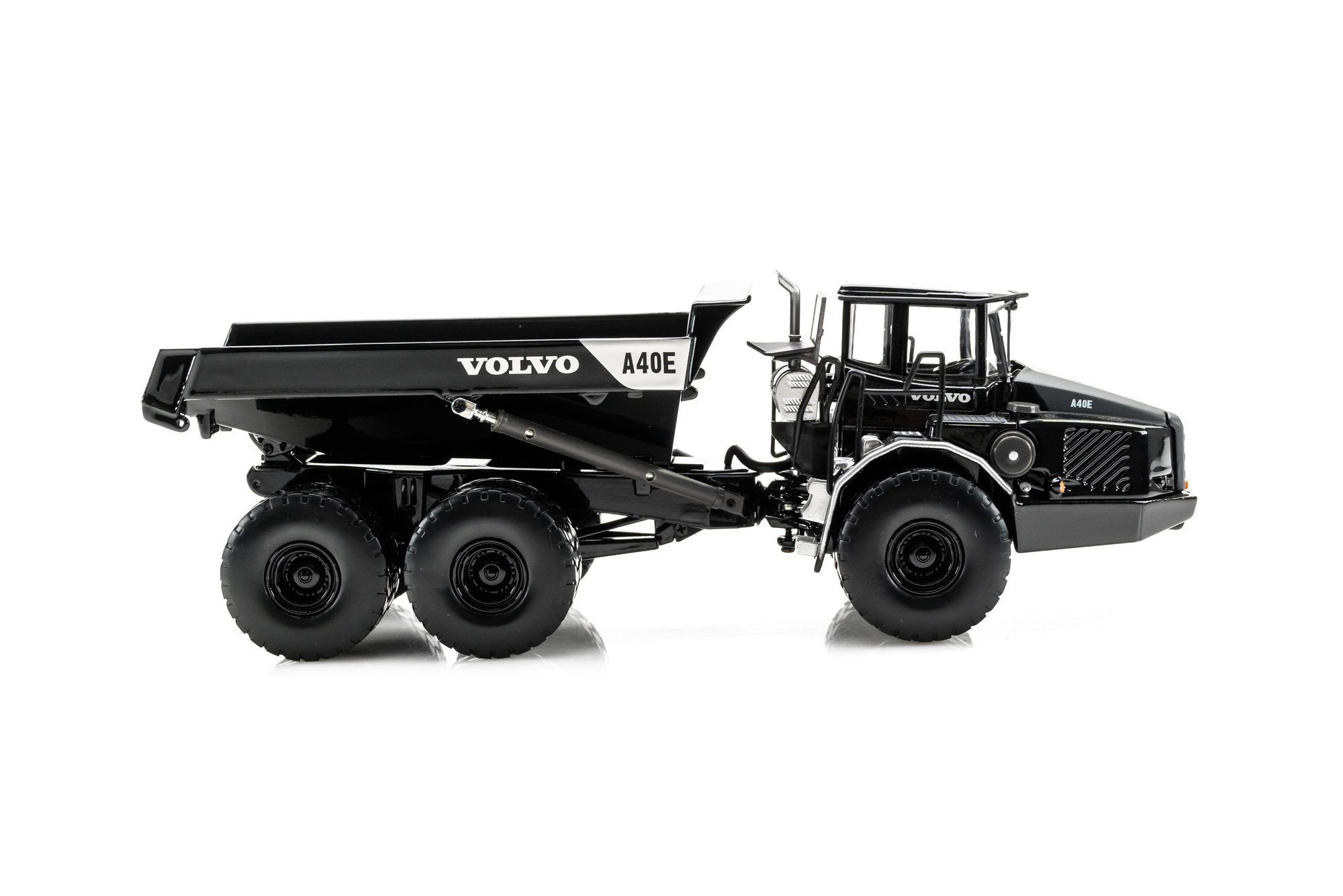 VOLVO A40E Black edition | Modelsnavigator.com