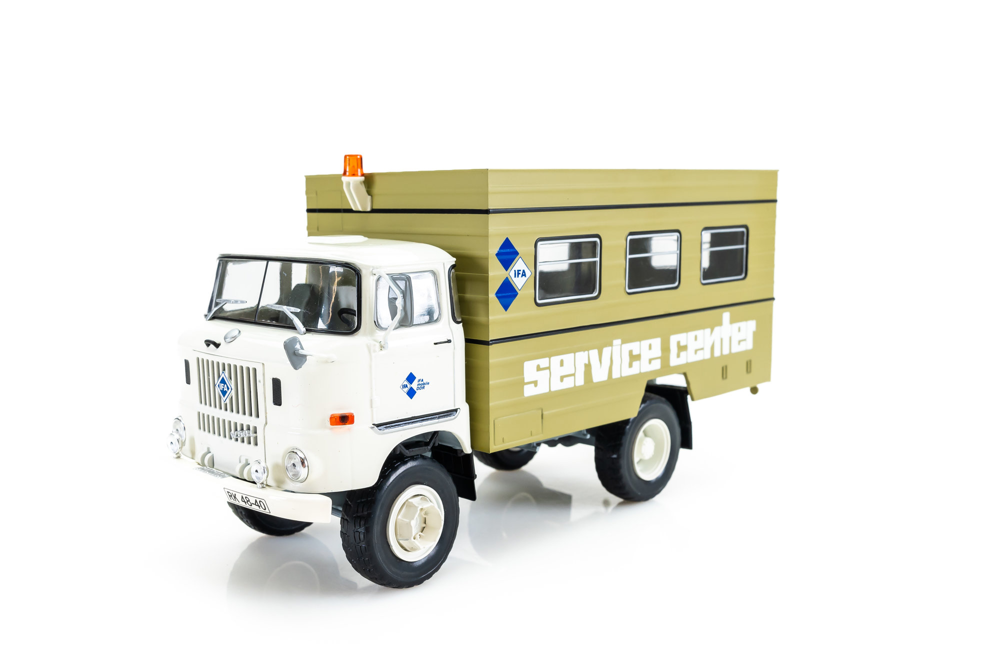 IFA W50 box truck - „Fortschritt Service“ | Modelsnavigator.com
