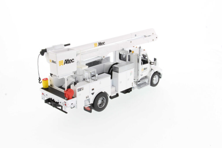 Peterbilt 536 with AA55 Altec Crane | Modelsnavigator.com