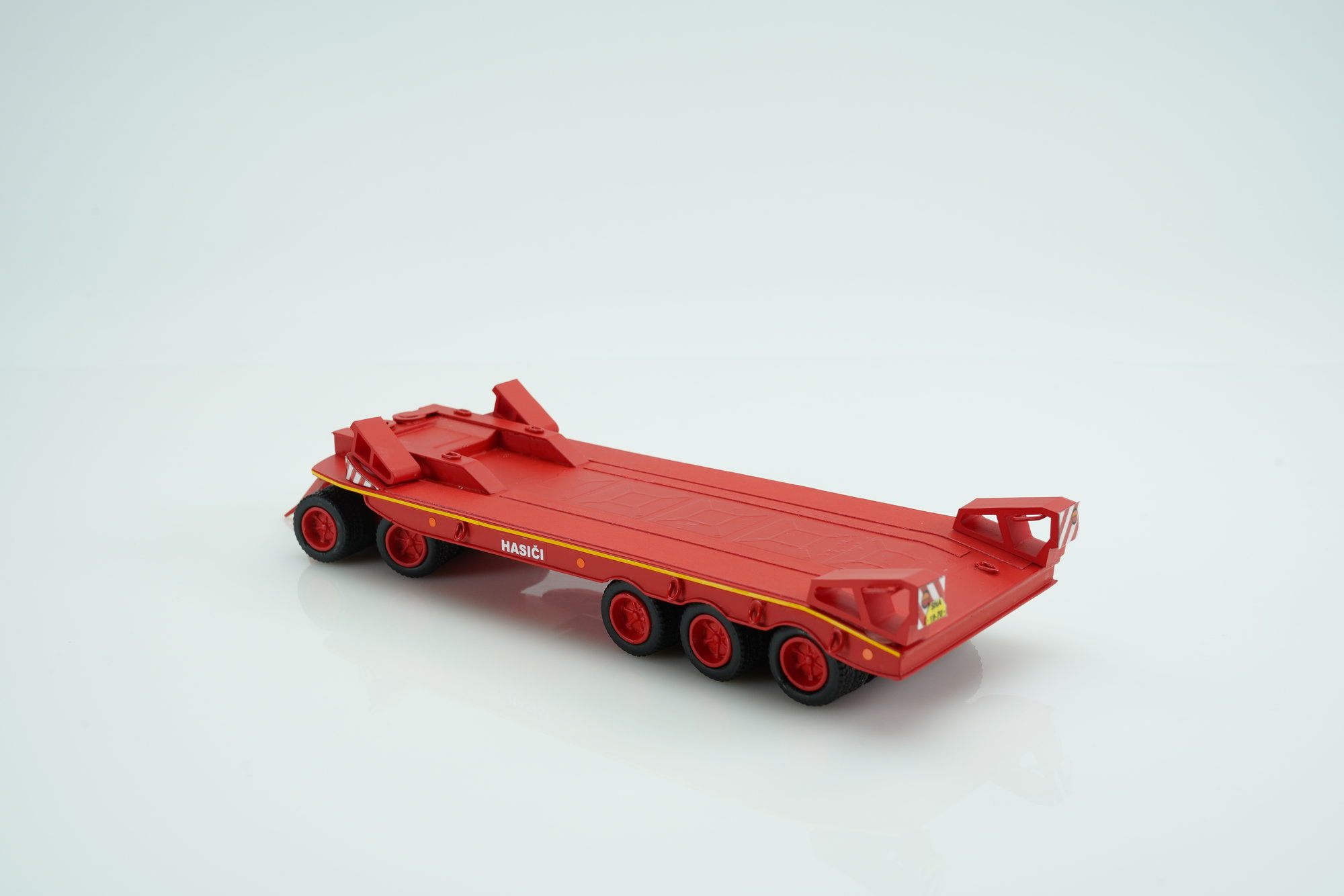 Low loader Transport P50 FIREFIGHTERS | Modelsnavigator.com