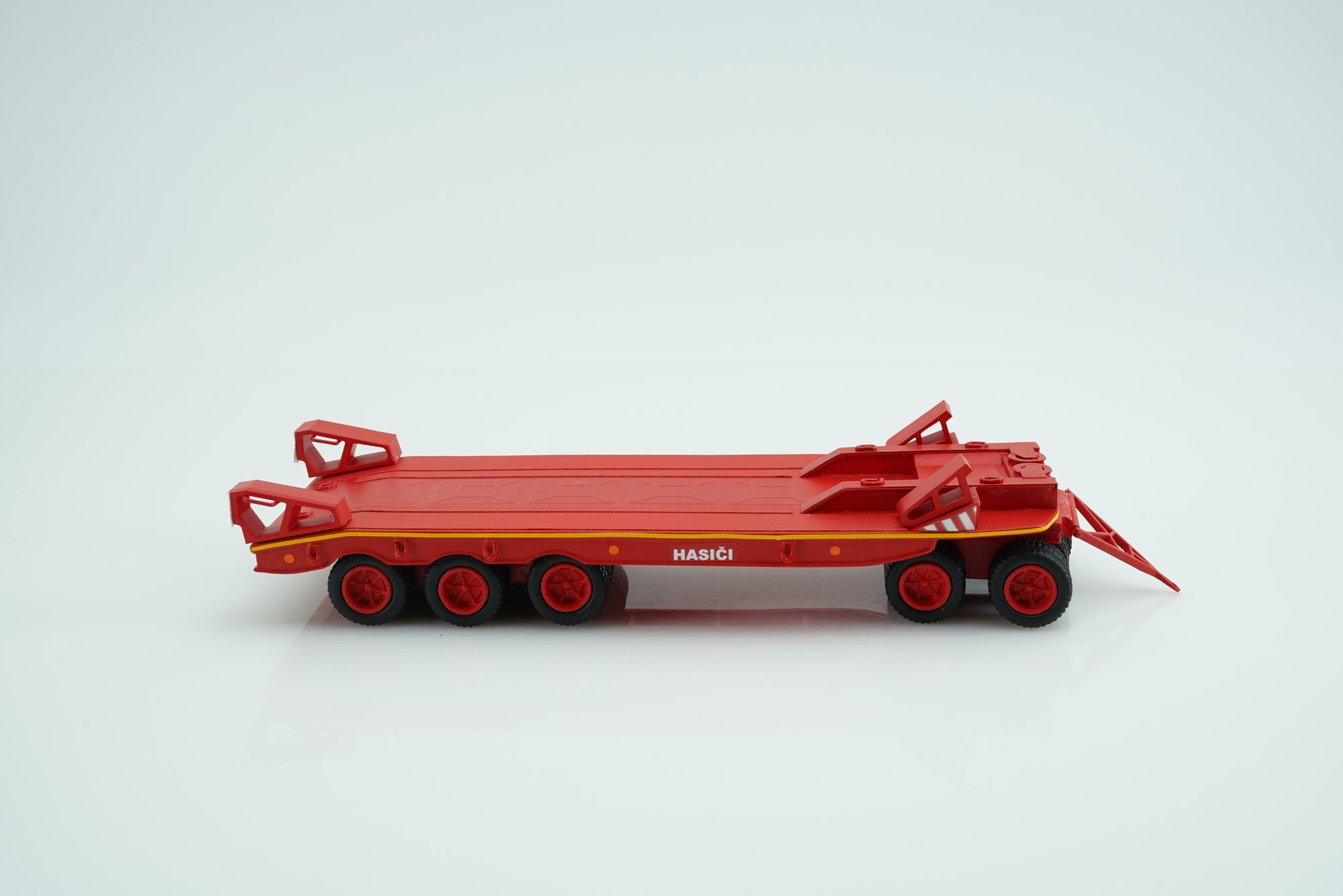 Low loader Transport P50 FIREFIGHTERS | Modelsnavigator.com