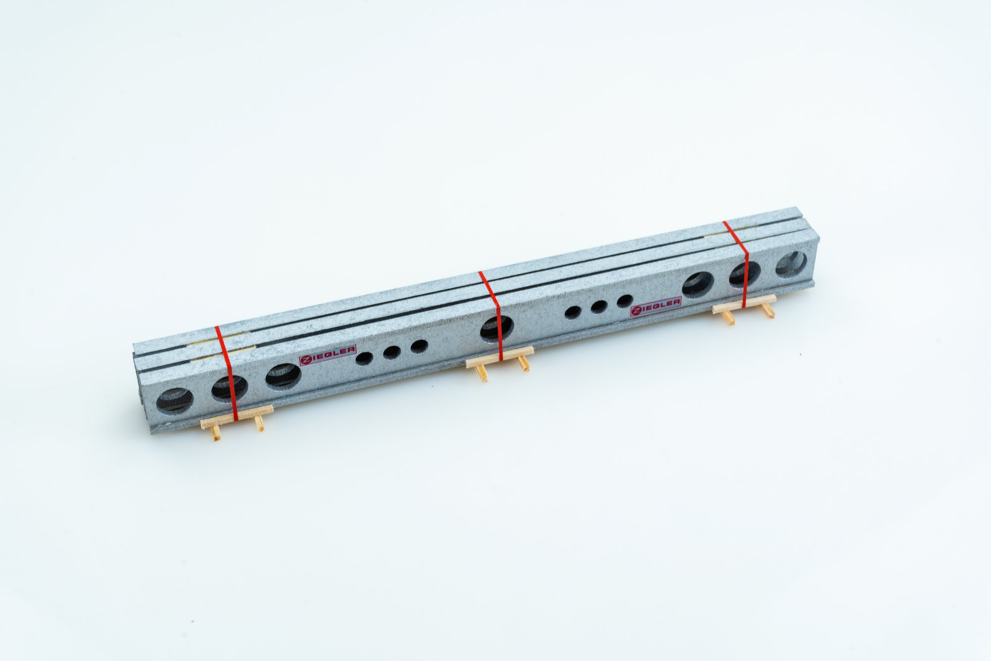 Load of three pieces of "Ziegler" steel beams | Modelsnavigator.com