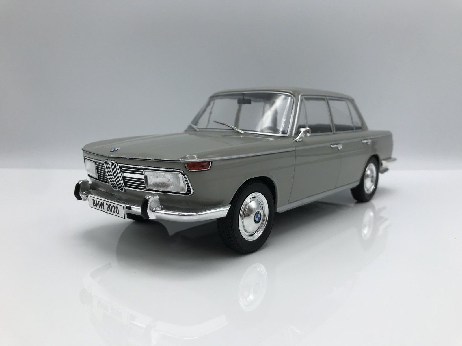 Bmw De 1966 BMW 1600 2 In The Showroom Of The BMW Museum. The Model