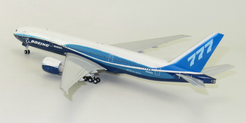 Boeing B777-200LR Boeing House Color with Stand | Modelsnavigator.com